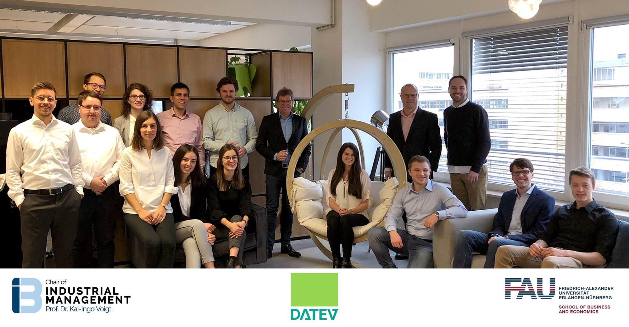 Students investigate current mega trends in the seminar Strategic ...